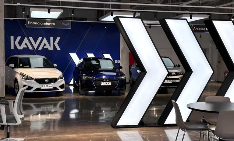 Kavak inaugura Centro de Experiencia con más de 500 vehículos ...